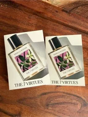 CHANEL | Other | Perfume Sample Lots 5 Pieces Chanel Versace Jo Malone ...